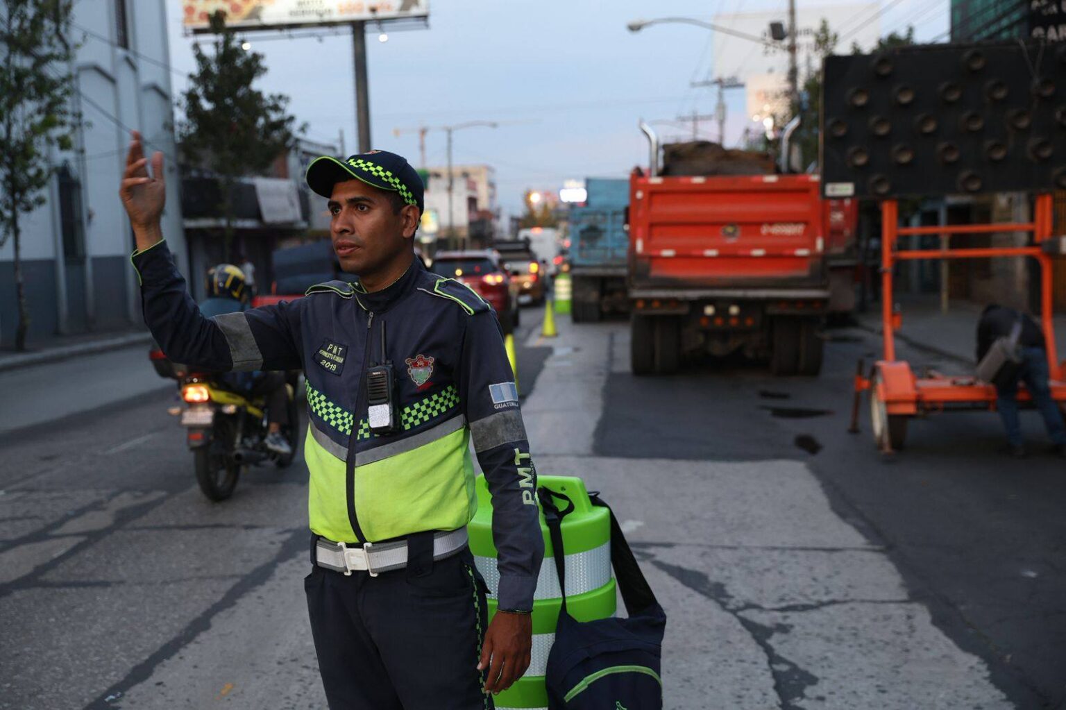 Emetra proyecta Q8 millones menos en ingresos para 2026 - Ojoconmipisto.com